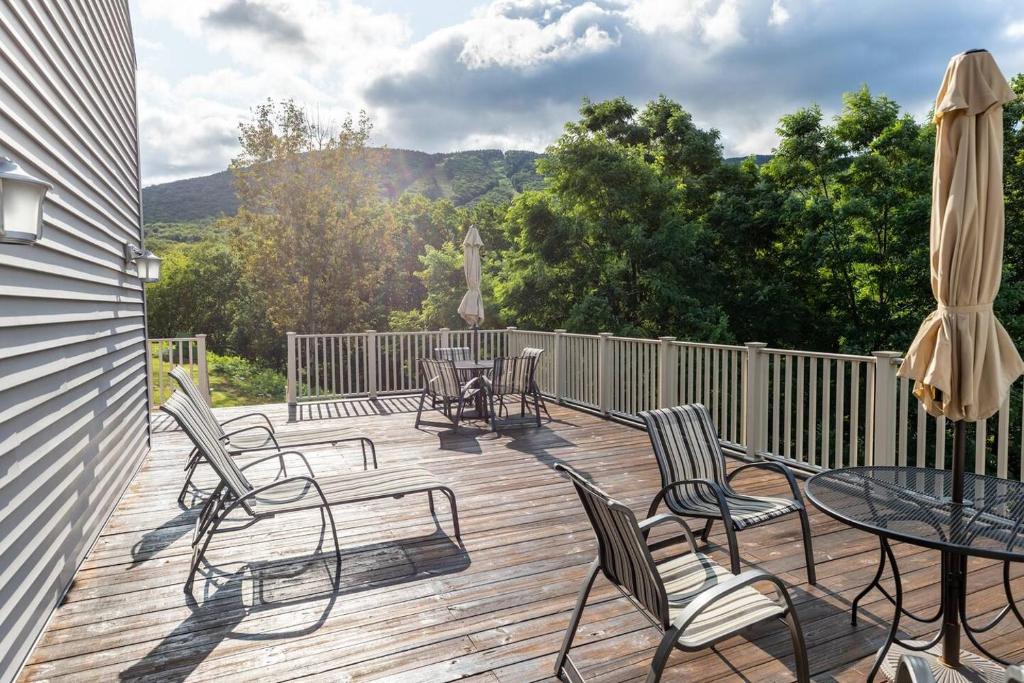 From $94 - Hike The Whites Hot Tub Pool Loon Mt Views, Lincoln, NH