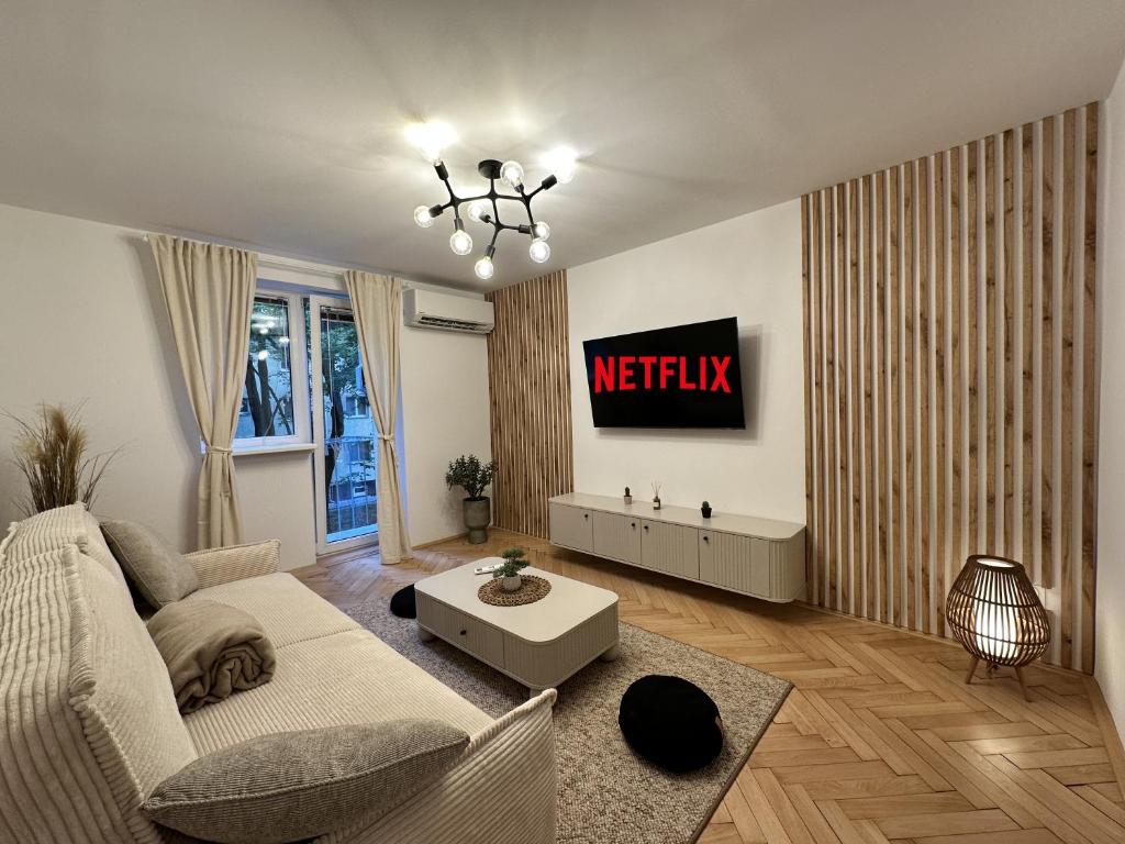 Mileticova street, keyless, AC, Nivy from €27 - Book Now