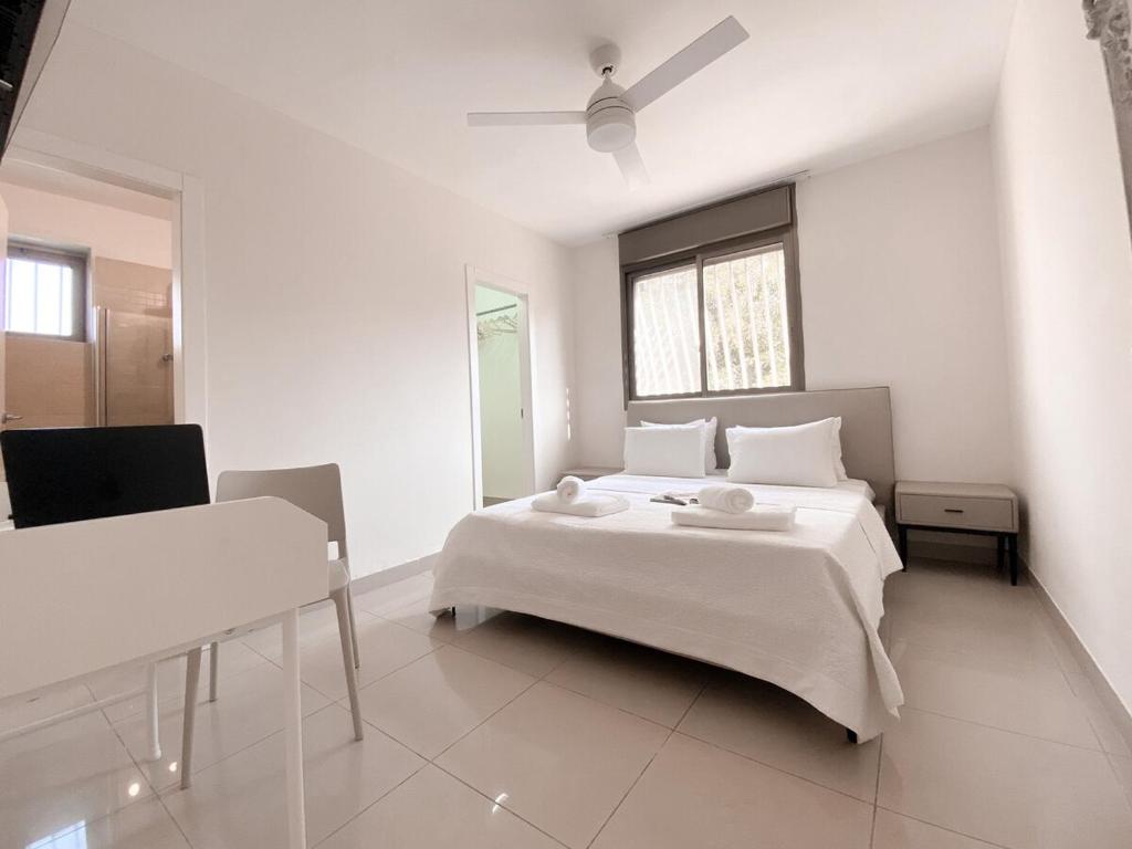 From $55pp - Sunny Bright New 3BR next to Saffra Synagogue, Tel Aviv