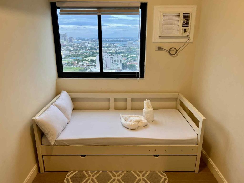 Grand Residences 2-Bedroom Unit 2719, Mabolo from $15