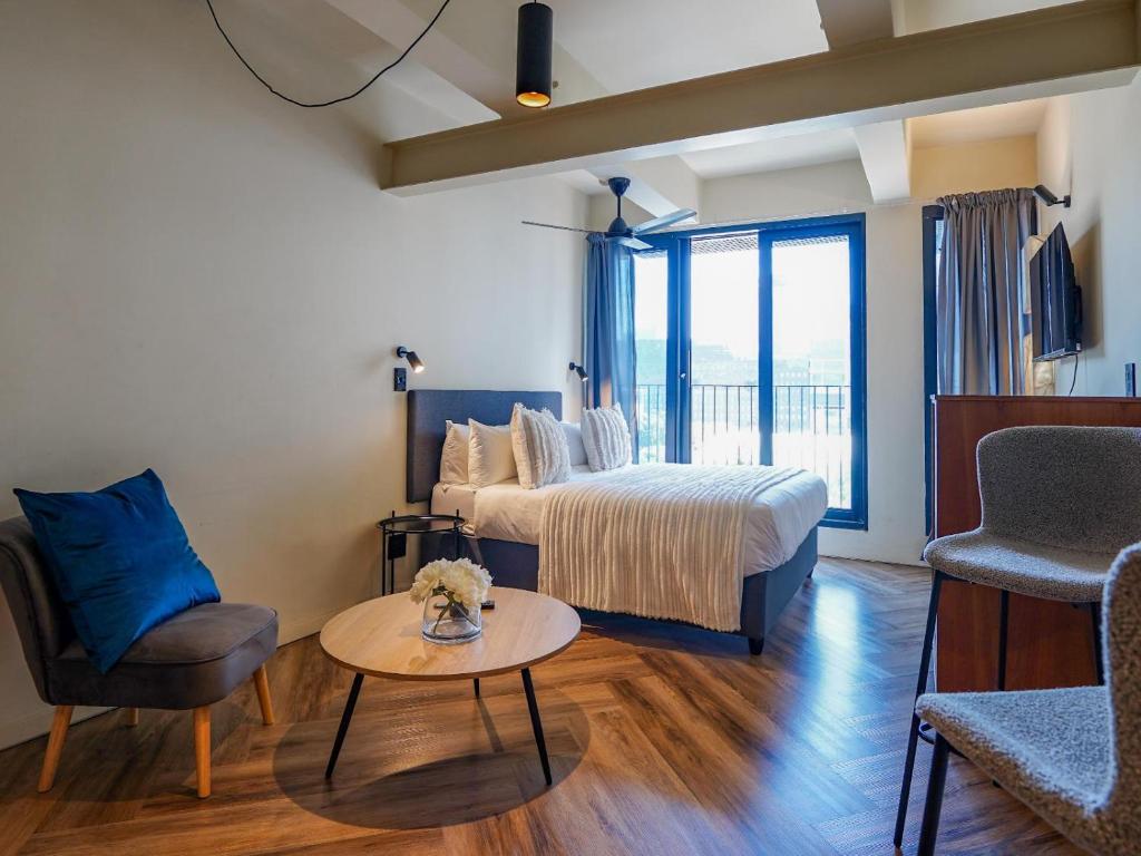 Vida d'Chette, Cape Town from $27 - Book Now