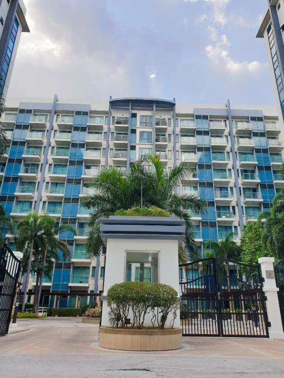 From $10 - Layover Stay Condotels at Two Palm Tree Villas, Manila