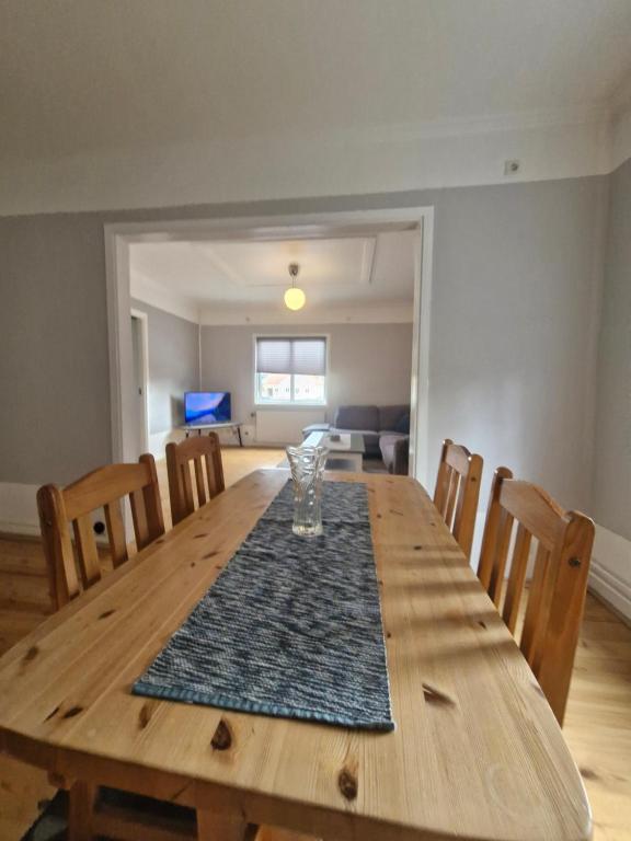 Rymlig lägenhet I hjärtat av Lindesberg 95kvm from $84