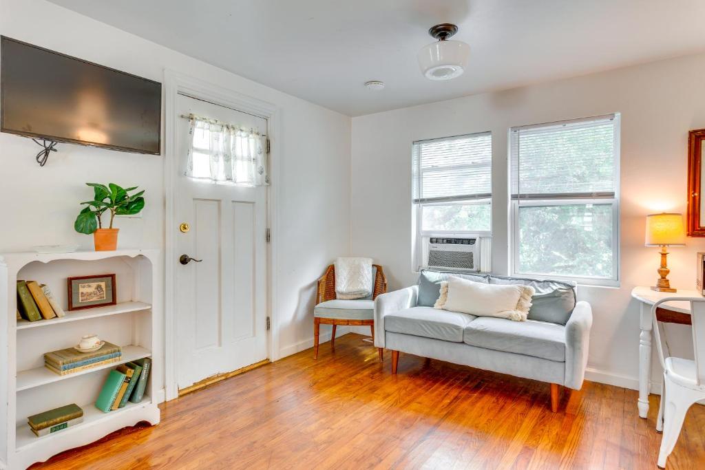 From $44pp - Cozy Studio in Heart of OKC Plaza District, Oklahoma City, OK