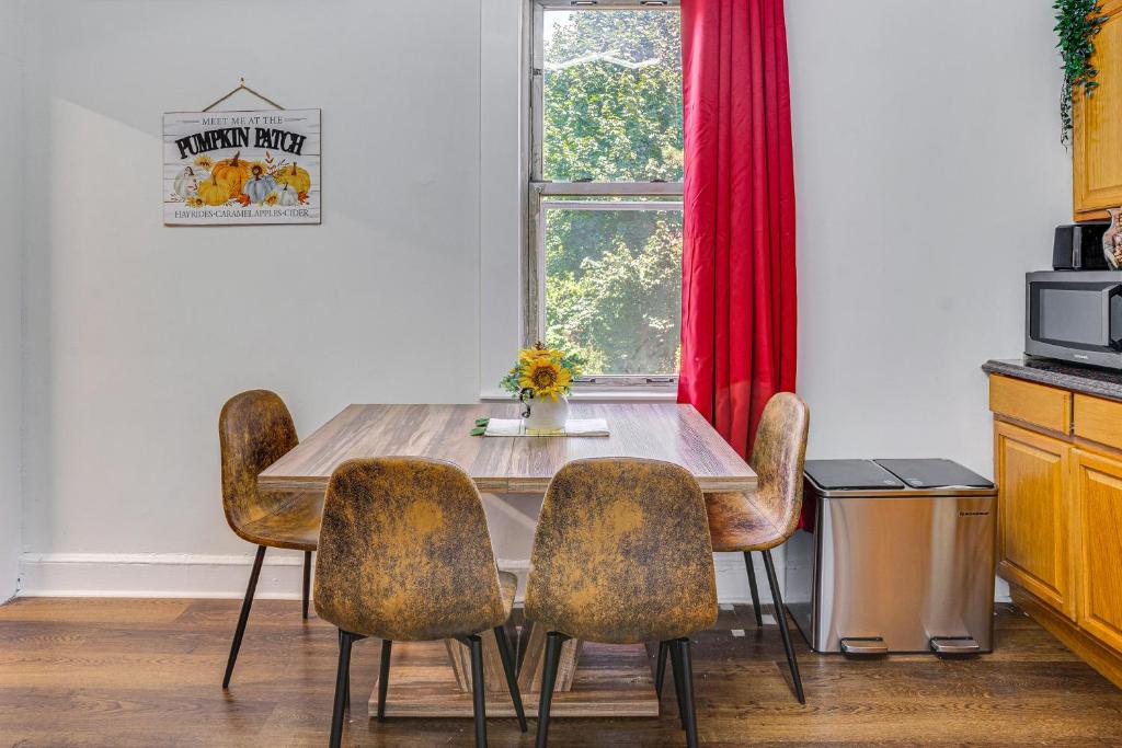 From $47pp - Walkable Location Pet-Friendly Apartment in Lodi, NJ