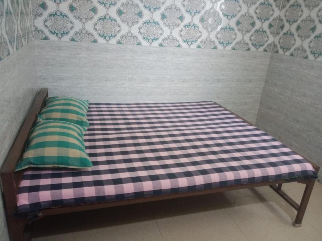 Sri Kanna Lodge CMC Vellore from $15 - Book Now