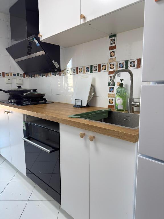 From $95 - Cozy and Modern Condo near CBD and 2nd Ring Road, Changan ...