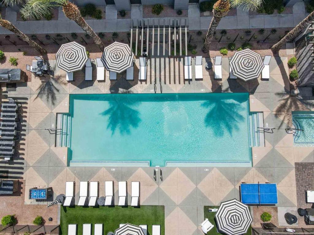 From $76 - Chic 1BR at Westgate Pool, Gym & Stadium Fun apts, Shamrock ...