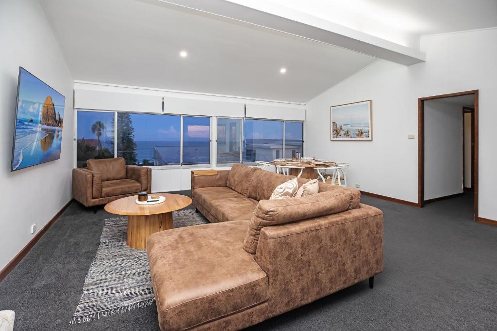 One Mile Horizon - Beach House, Forster from $67 - Book Now