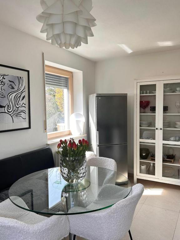 From €85 - Martin Garden Apartment 7 pers Munich suburb quiet, Gräfelfing