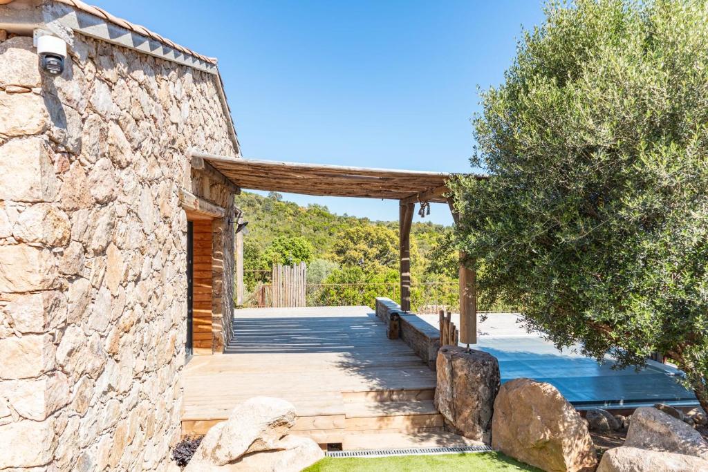 Casetta Aria Mezzana Di Conca, Corsica from €96 - Book Now