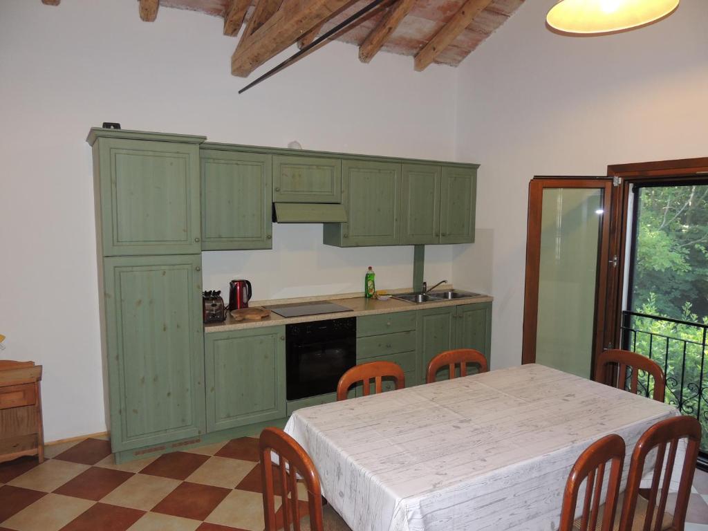 Best Price on La Via Antiga in Torre di Mosto + Reviews!