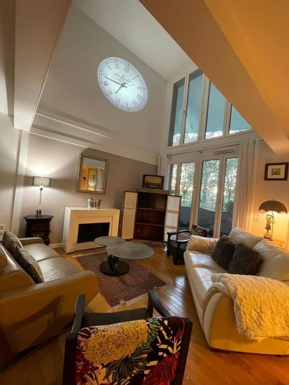 Spacieux duplex, vue sur le fleuve, Bordeaux from €43pp