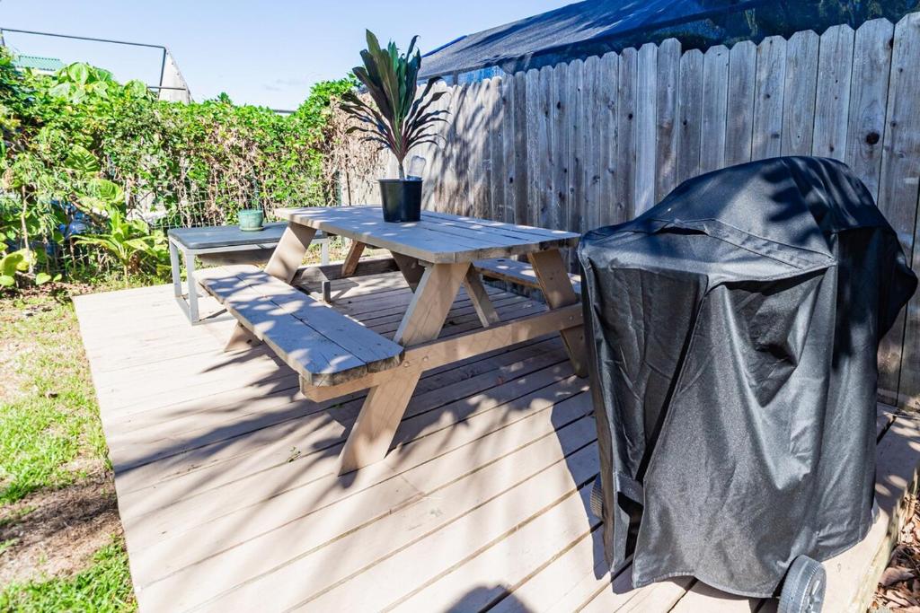 From $68 - THE HILO HAVEN - 4Bd2Ba Entire House w AC, BBQ, Firepit, HI