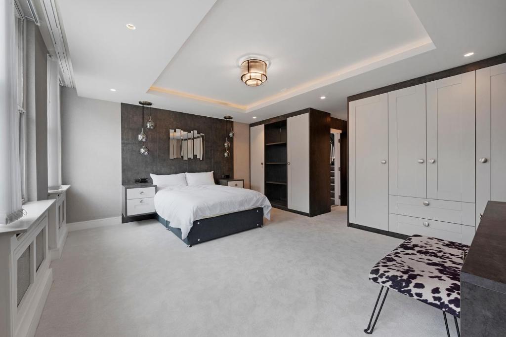 From £50pp - Upscale Upper Berkeley Street Townhouse by BeMyGuest ...