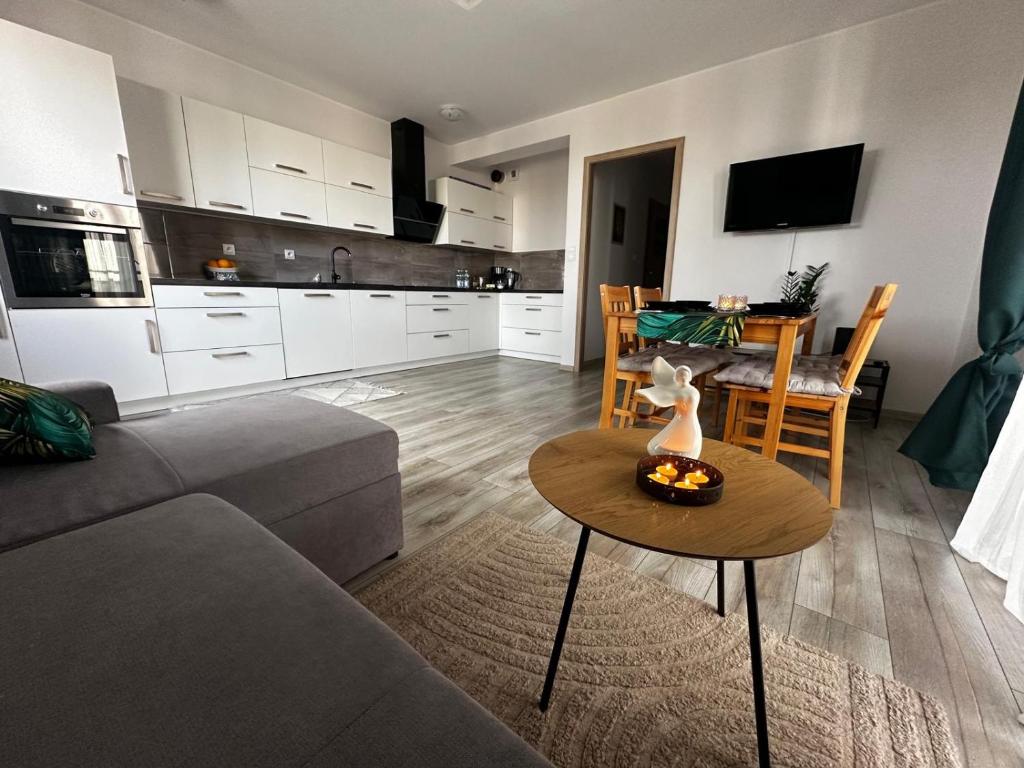 From $25pp - Urban Green Września,Przytulny apartament z parkingiem