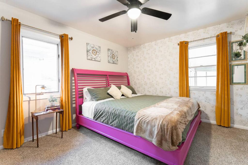 From $75 - 3 Bed 1 and half bath 10 min to downtown Indy, Beech Grove, IN