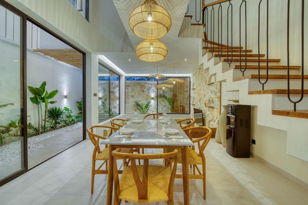 Anjuna Surf & Sunset 2BR Villas in Uluwatu from $14