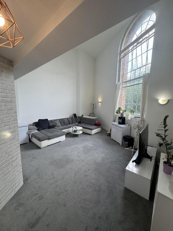 From £77 - Modern and spacious 3 bed duplex apartment, Haversham