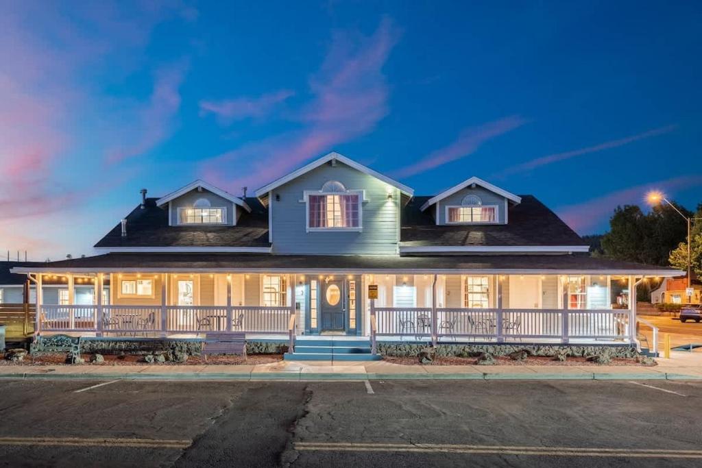 The Cowboy Social Unit 9, Williams, AZ from $82 - Book Now