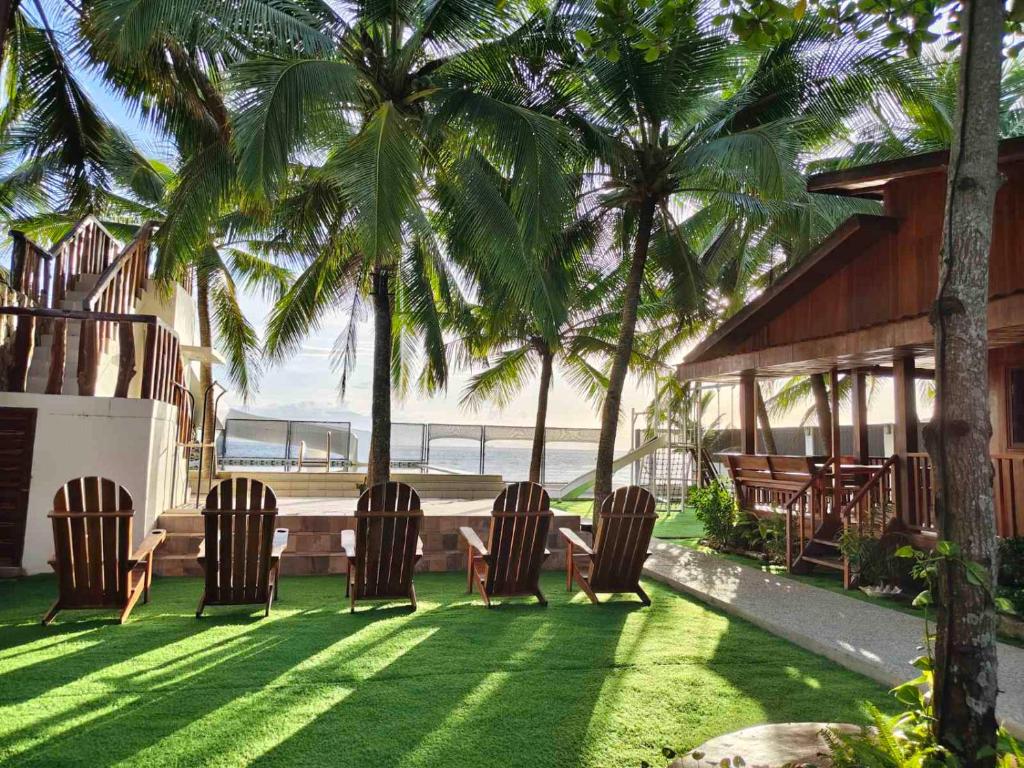 Js PALM BEACH Resort, Batangas City from $14 - Book Now