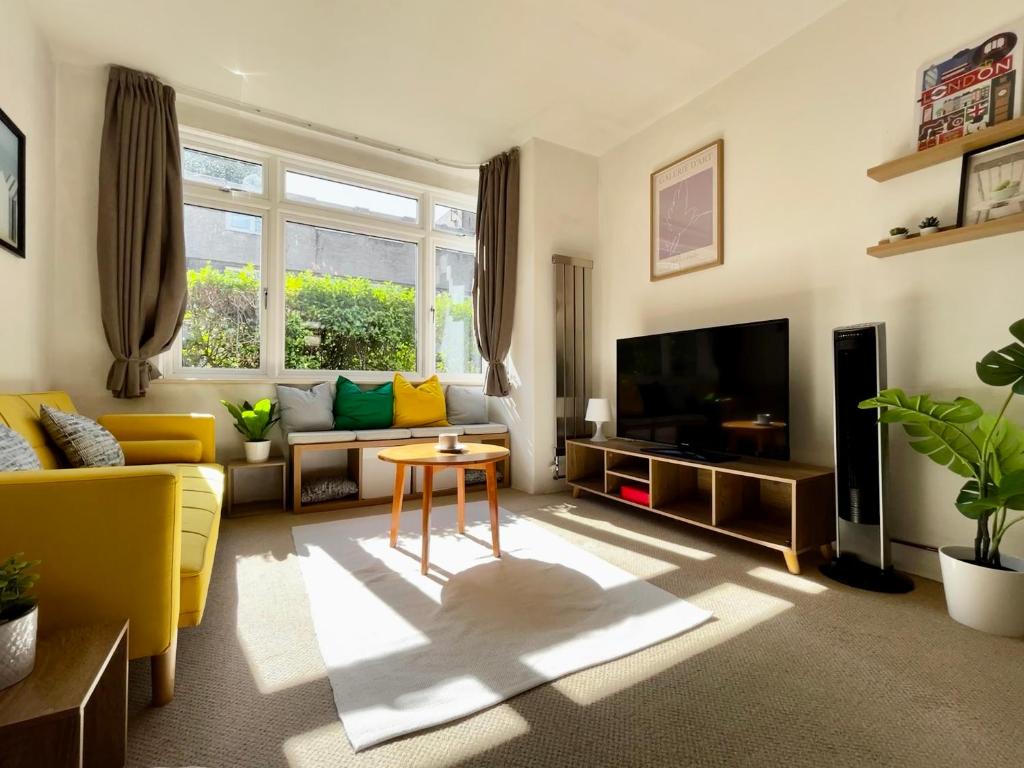From £48pp - Eclectic London Bridge House - Shard View & Garden