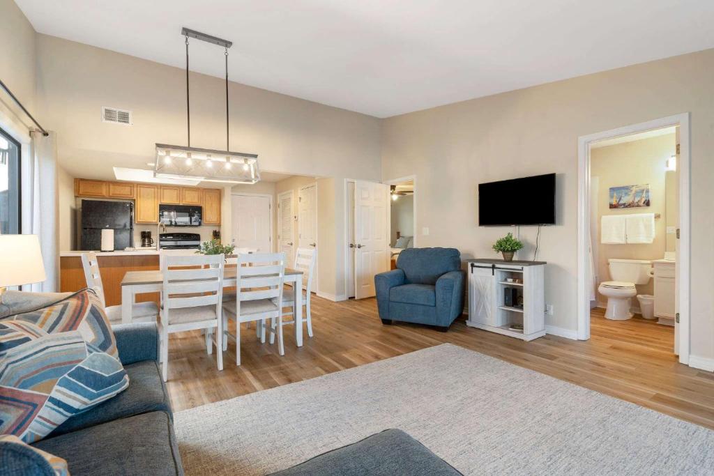 Lakeview At Table Rock, Kimberling City, MO from $81 - Book Now