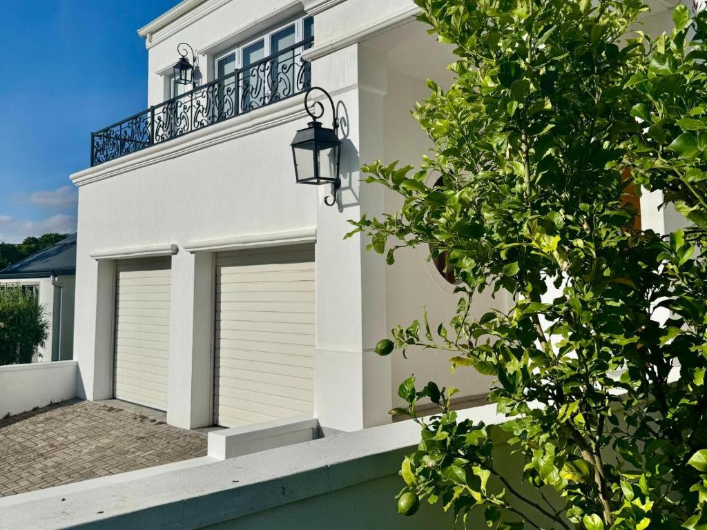 Bergzicht Villa, Swellendam from $34 - Book Now