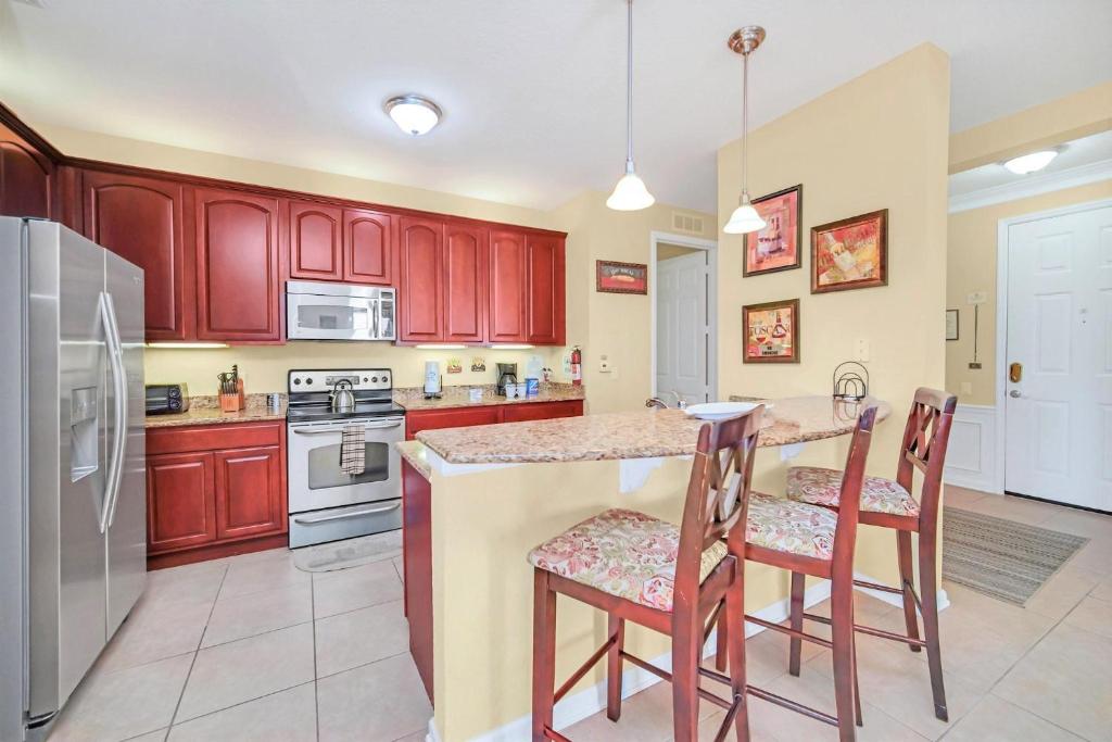 WOW Huge Stunner Corner, Orlando, FL from $54pp - Book Now