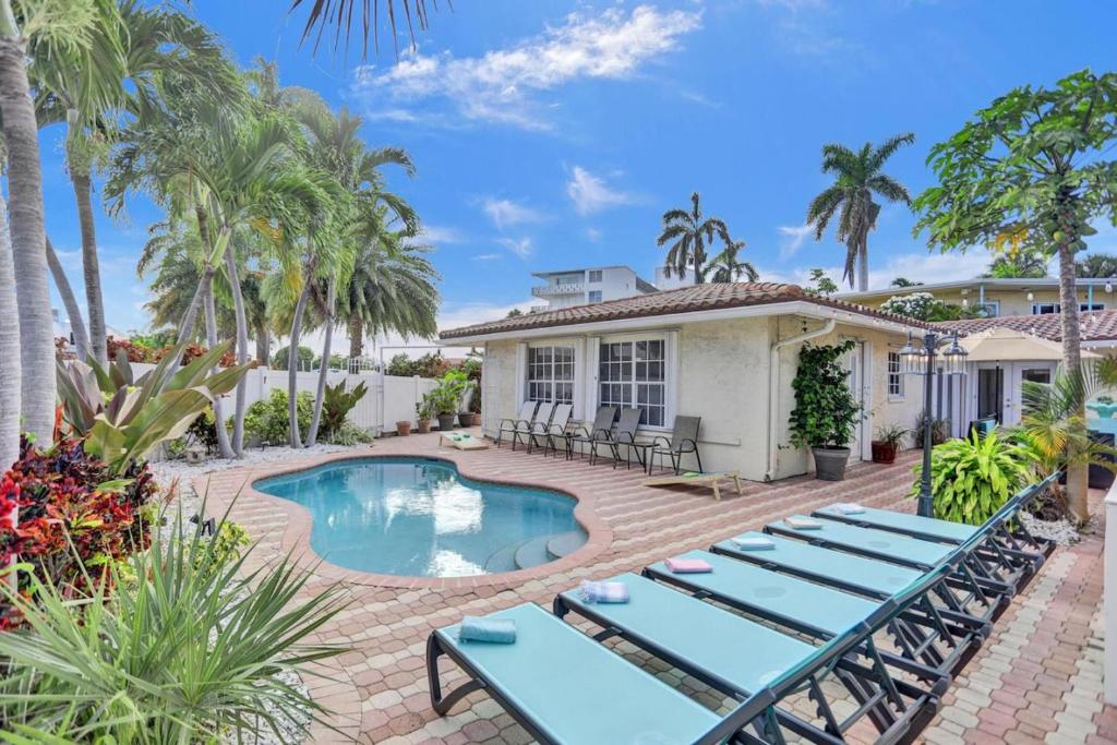 From $75 - Waterfront, Heated Pool, Game Room, Fort Lauderdale, FL