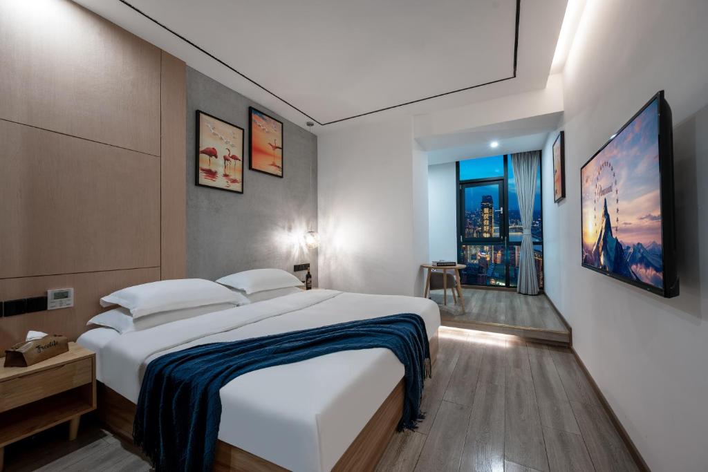 From $87 - Chongqing Jiangmu High-Altitude River View Hotel