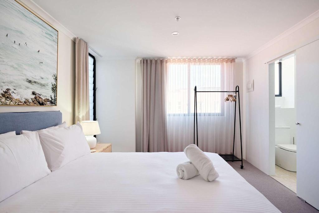 From $82 - Queen Studios at Manly - 3min walk to Corso & Manly Beach ...