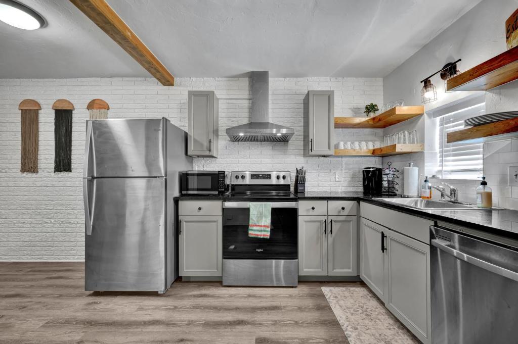 Walk to OSU Campus - Cozy Stillwater Stay, OK from $40pp