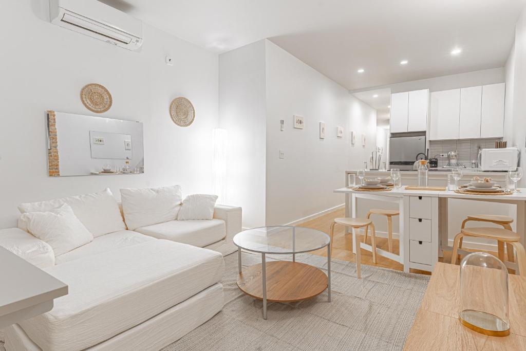 Charming 2B Near Williamsburg, Brooklyn, NY from $77 - Book Now