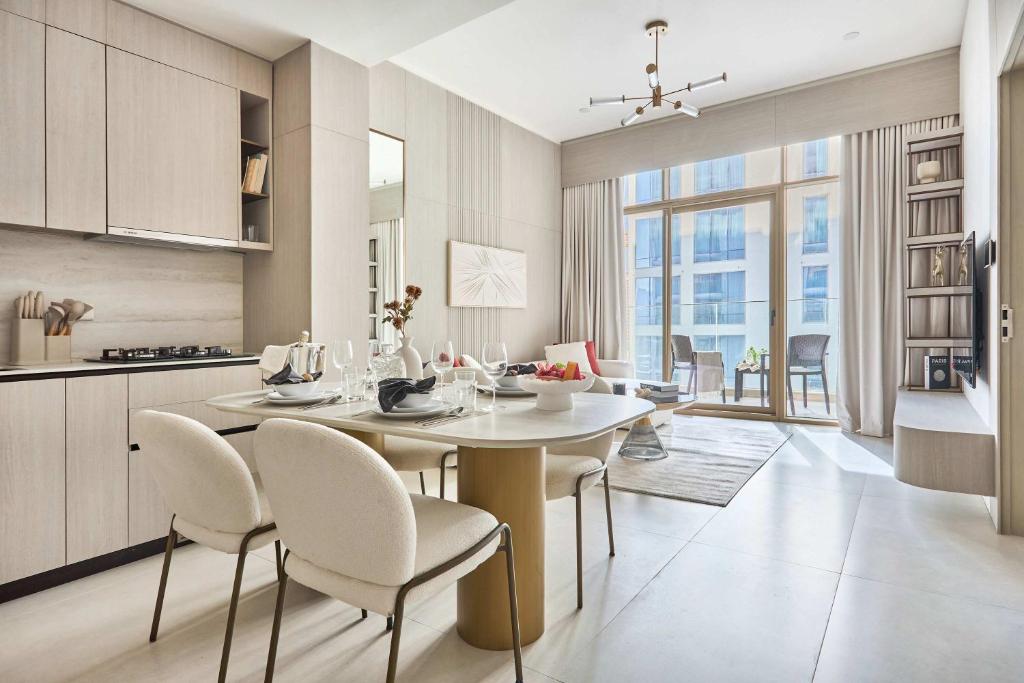 Frank Porter - Pearl House, Dubai from $86 - Book Now