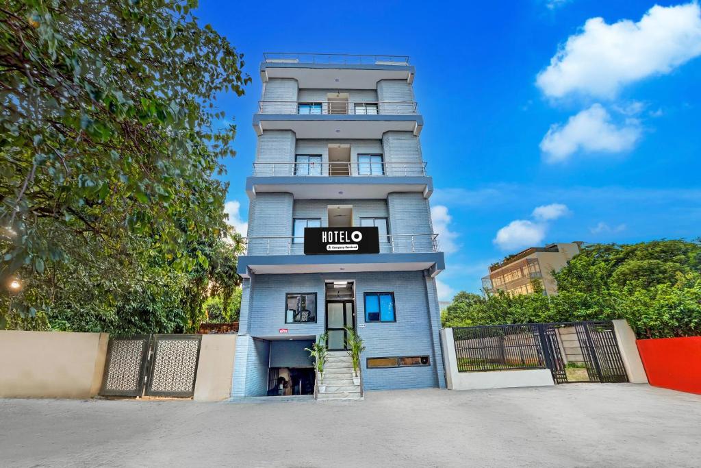 From $17 - Super Hotel O DLF Phase 1 Metro Station Gurugram, Gurgaon