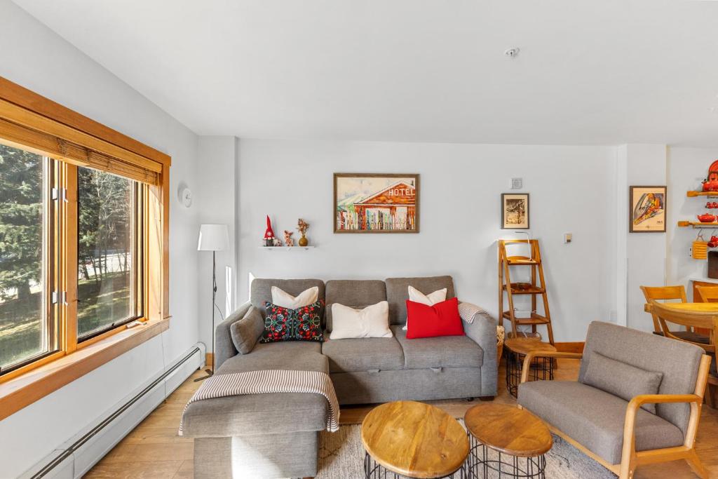 Red Hawk Lodge 2213, Keystone, CO from $48pp - Book Now