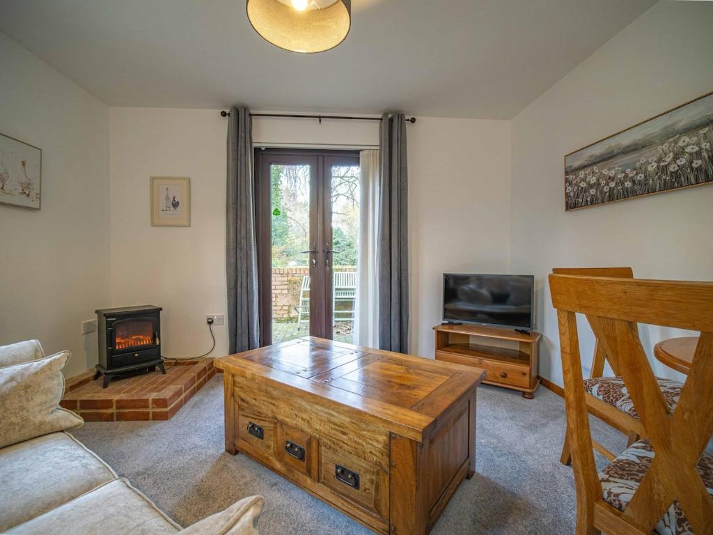 From £39pp - Goose Shed Rural Farm Cottage in Stelling Minnis ...
