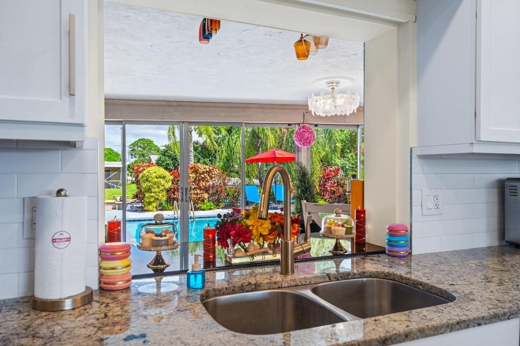 From $58pp - Waterfront w Htd Pool, Tiki Hut, Billards, Bar, Boynton ...