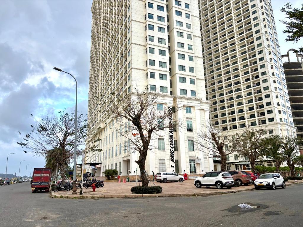 From $15 - Golden Bay corner suite 2 bedroom 85m2 Free airport pick up ...
