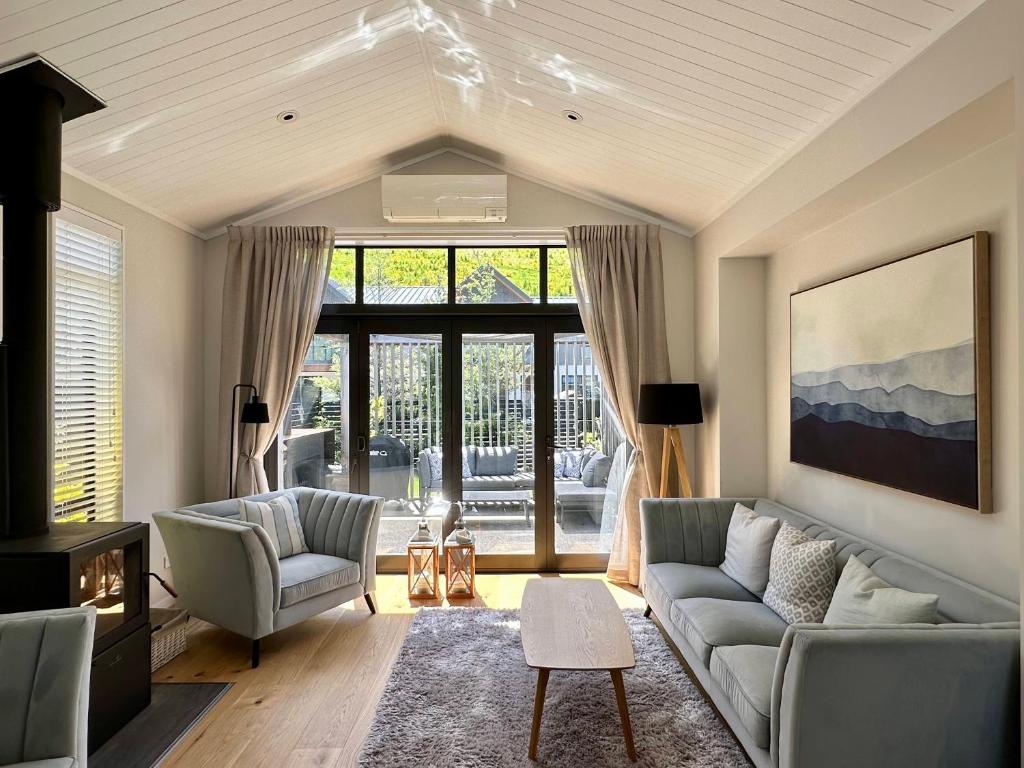 Little Alp Chalet, Queenstown from $98 - Book Now