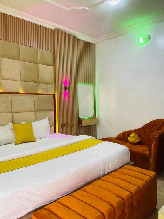 Edmondrooms and suites hotel, Mama from $54 - Book Now