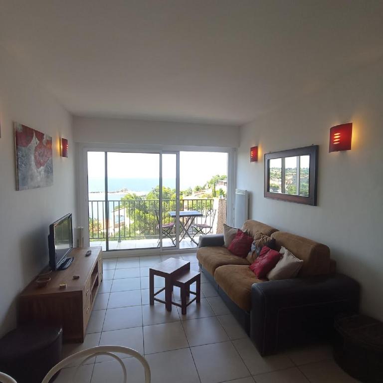 From €96 - 4HC65 Appartement avec vue sur baie de Collioure