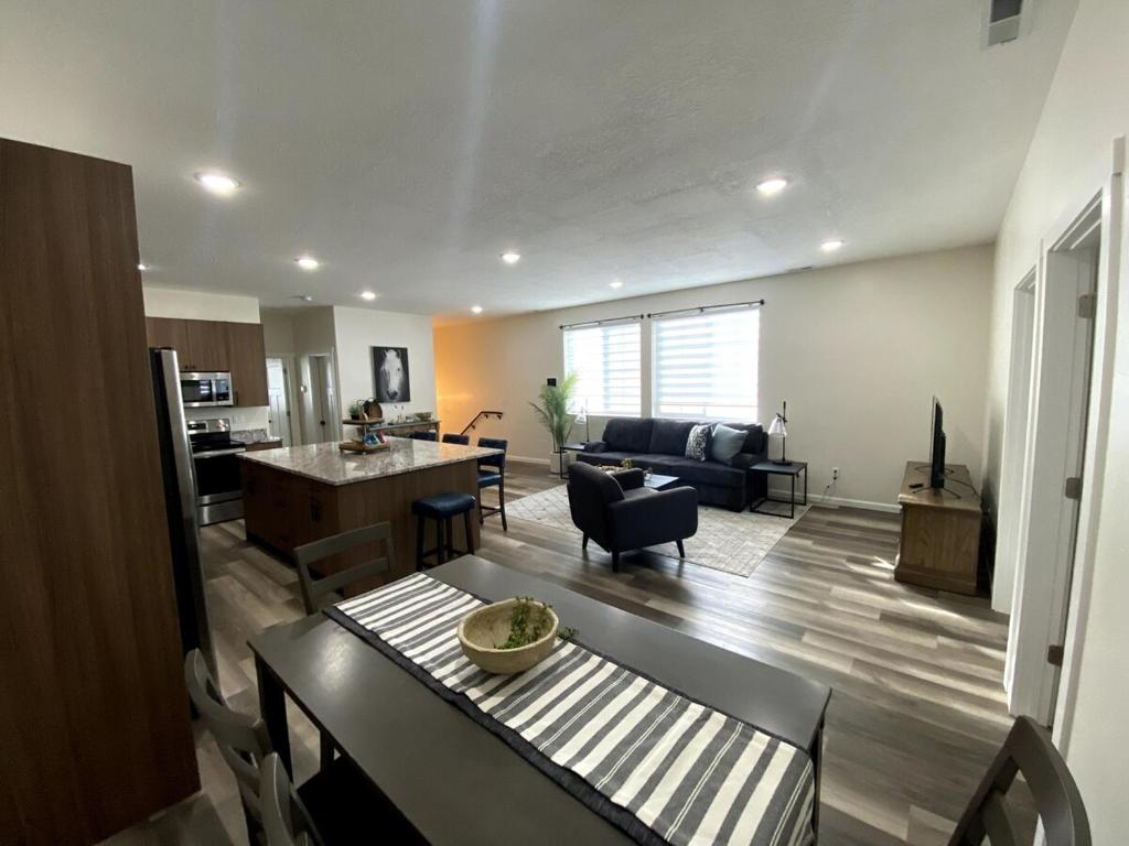 Newly Built 3 Bed 2 Bath House, Evanston, WY from $53pp - Book Now