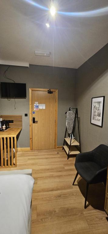 From £61 - Amber Single Room17 Self Check-In Accommodation, Hull