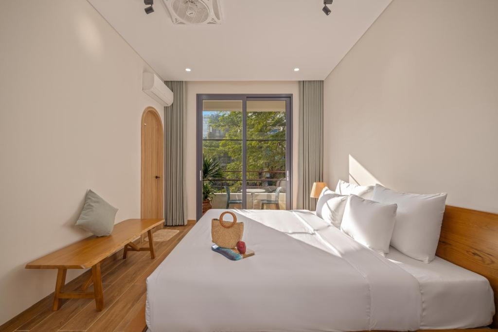 Casa Del Mar Villa, Danang from $16 - Book Now