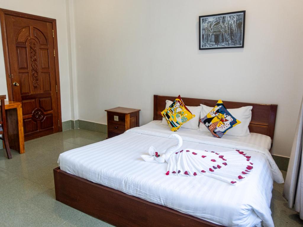 Share Happy Hotel, Siem Reap from $15 - Book Now
