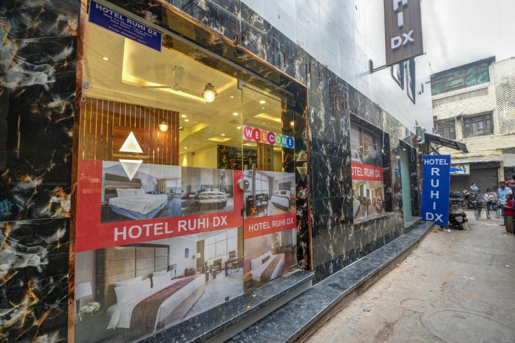 Hotel Ruhi Dx, New Delhi from $17 - Book Now