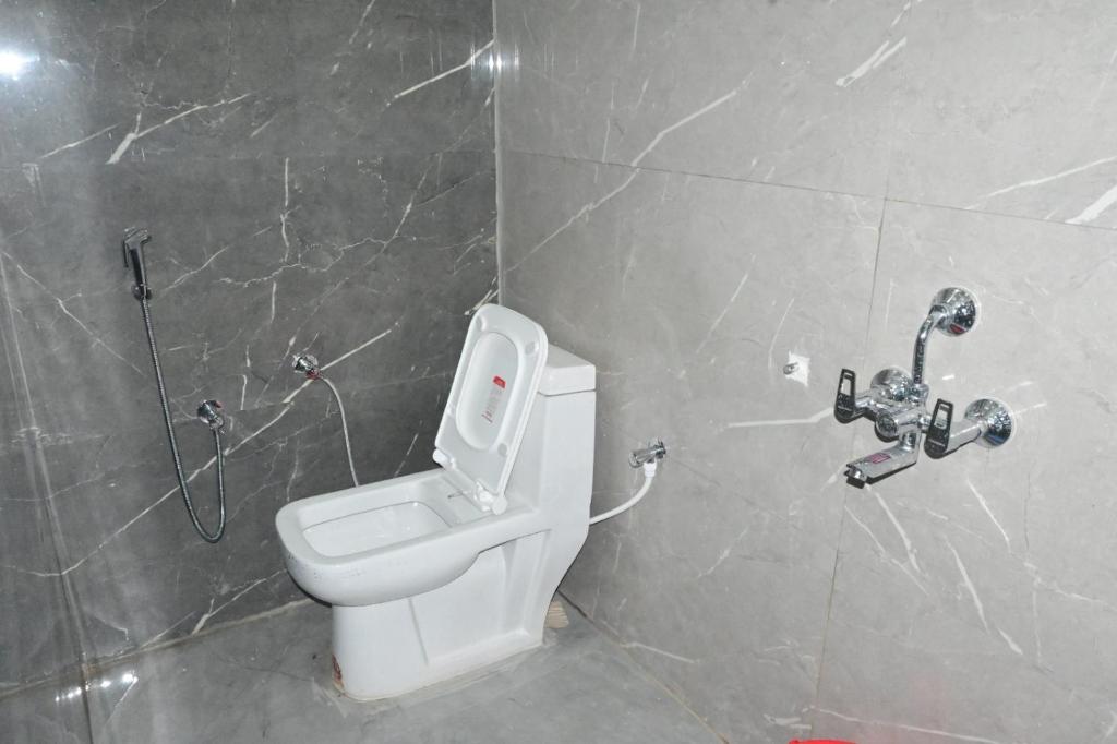 Hotel Ayodhya Grand-Luxury Stay Near Ram Mandir from $10