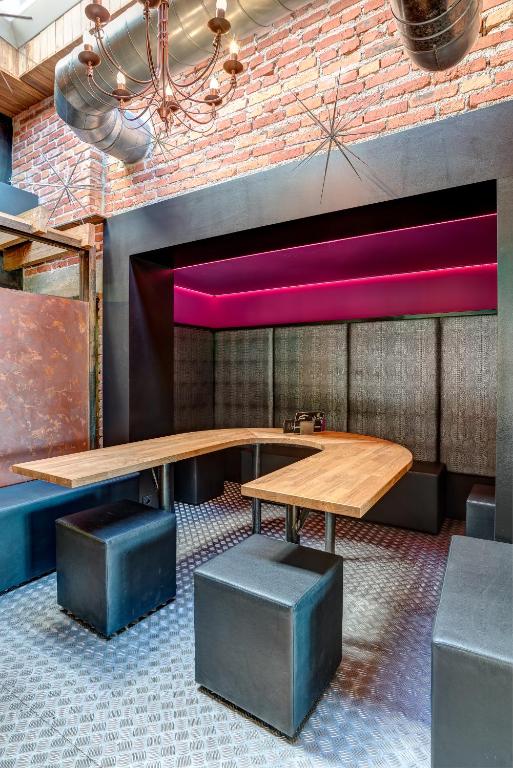 Best Price on RAVeL Hotel Cyrano in Waimes + Reviews!